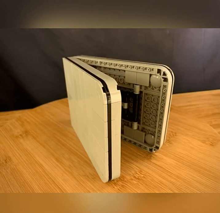 LEGO MOC - Folding Table, by Zachary Steinman | Planet GBC